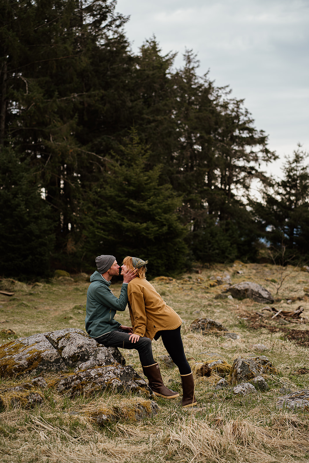 Couples Session at Auke Recreation Area Beach | Juneau, Alaska ...